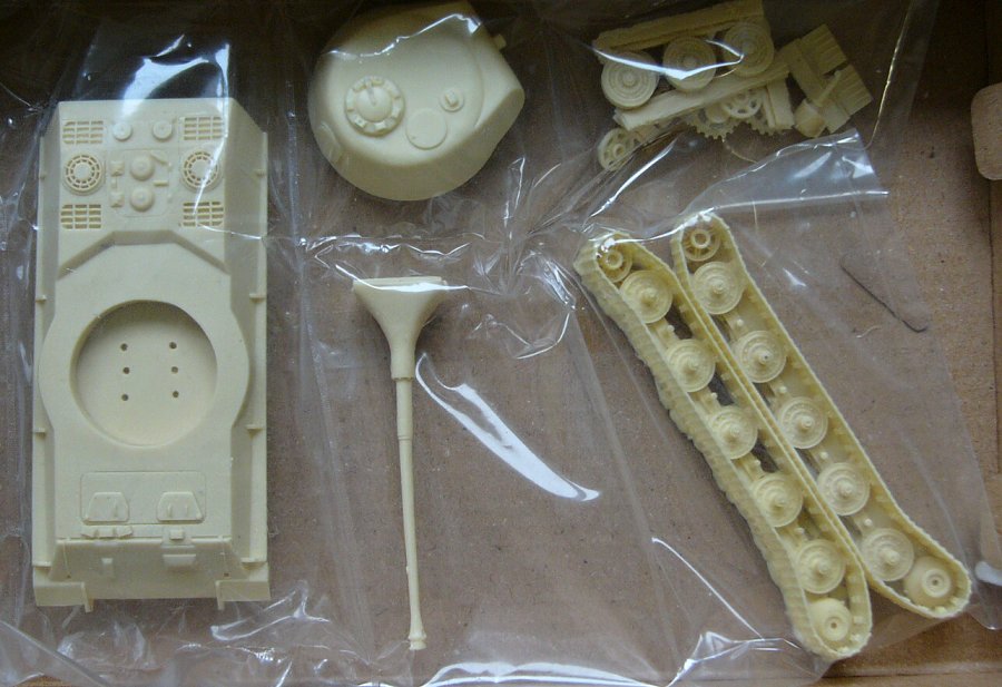 MODELIMEX Online Shop | 1/72 German Lion Heavy Tank | your favourite ...