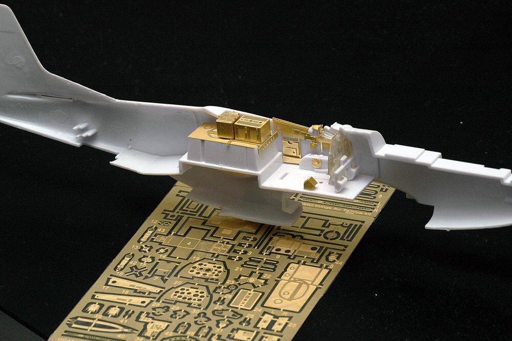 MODELIMEX Online Shop | 1/48 P-51D Mustang - Cockpit & Radio set (TAM ...
