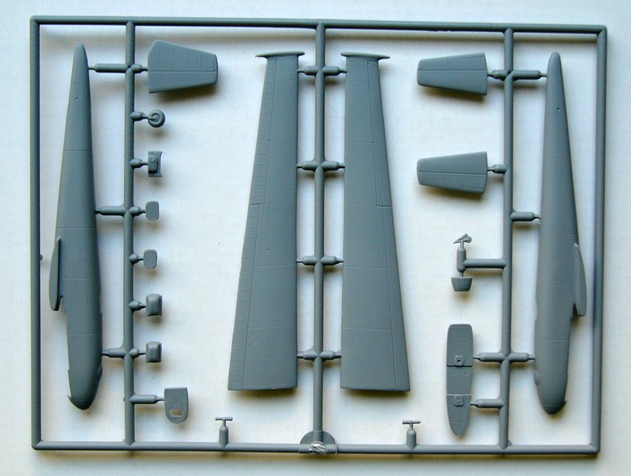 MODELIMEX Online Shop | 1/72 L-13 Blanik Glider (BASIC EDITION) | your ...