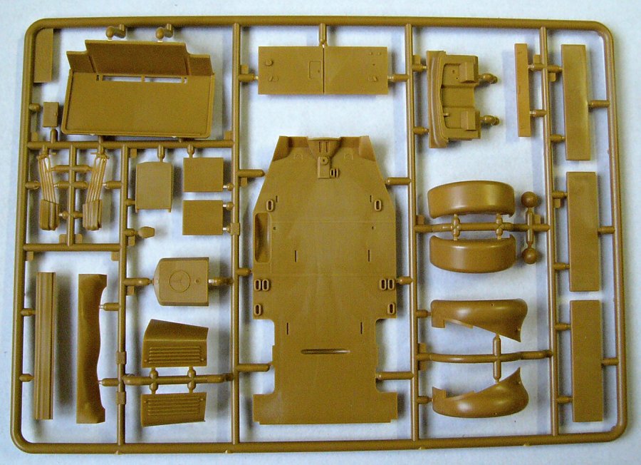 MODELIMEX Online Shop | 1/35 L1500A (Kfz.70) German Personnel Car WWII ...