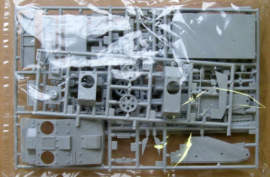 MODELIMEX Online Shop | 1/35 AMR-UE TANKETTE Citroen-Kégresse/Renault ...