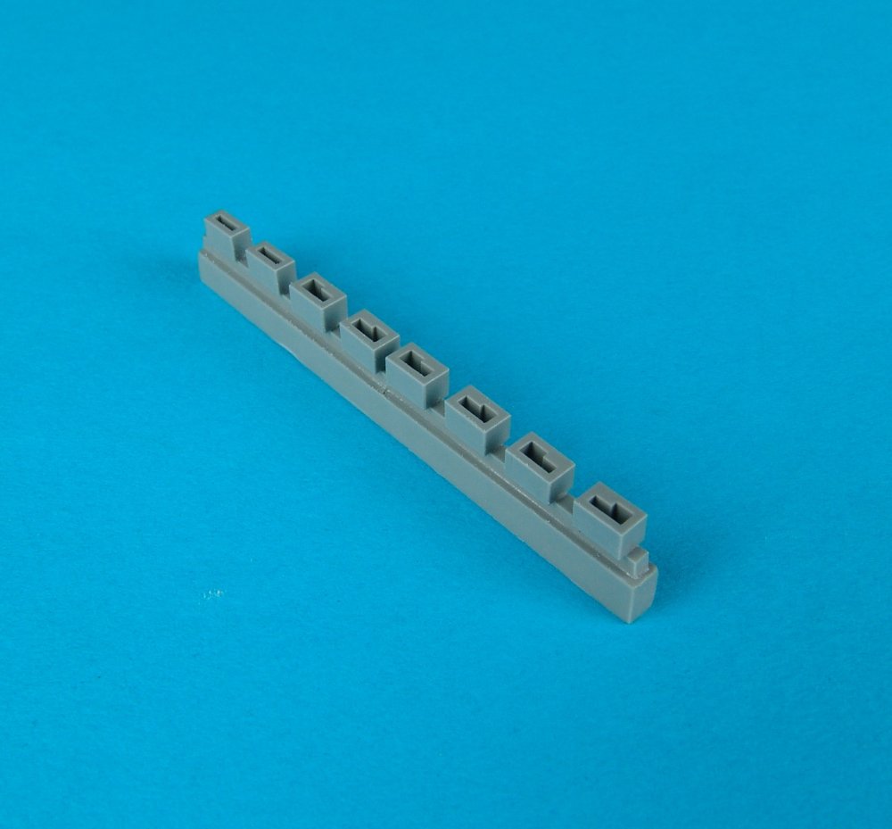 MODELIMEX Online Shop | 1/48 Spitfire Mk. I Empty Sheel Case Chute (HAS ...