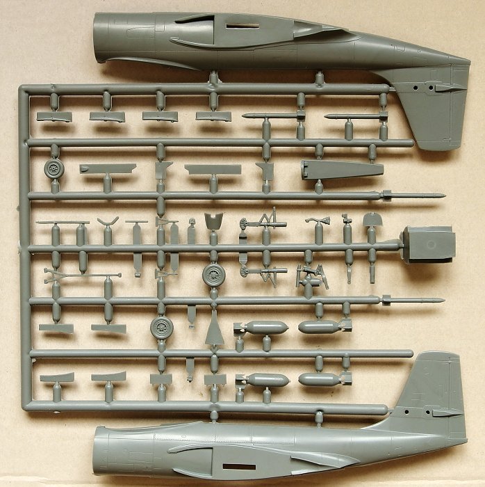MODELIMEX Online Shop | 1/72 F2H-2N Banshee Nightfighter (2 decal vers ...